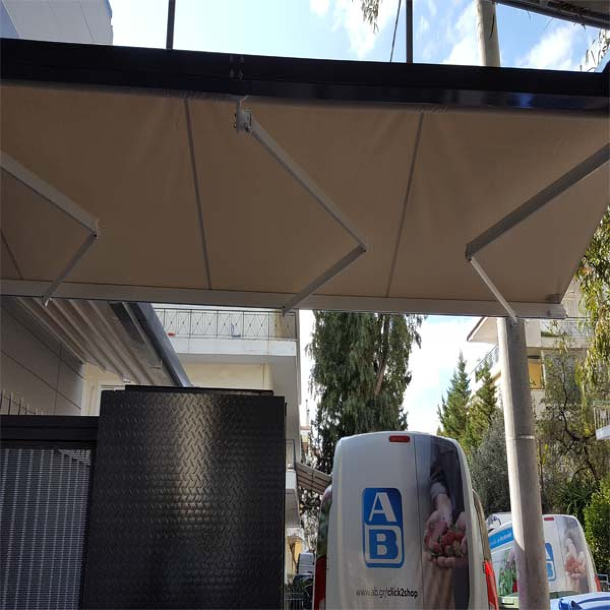 Τέντα με βραχίονες